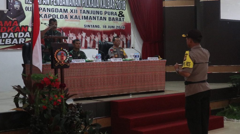 Kapolda Kalbar Dan Pangdam Xii Tanjungpura Blusukan Ke Sintang